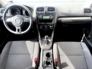 Pelēks Volkswagen Golf 2009 Tallina, ar dzinēja tilpumu 1.60 L un nobraukumu 287 tūkst. km par 2799 €, foto 21 vietnē AUTOMOTO.COM.LV