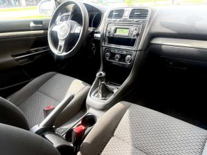 Pelēks Volkswagen Golf 2009 Tallina, ar dzinēja tilpumu 1.60 L un nobraukumu 287 tūkst. km par 2799 €, foto 22 vietnē AUTOMOTO.COM.LV