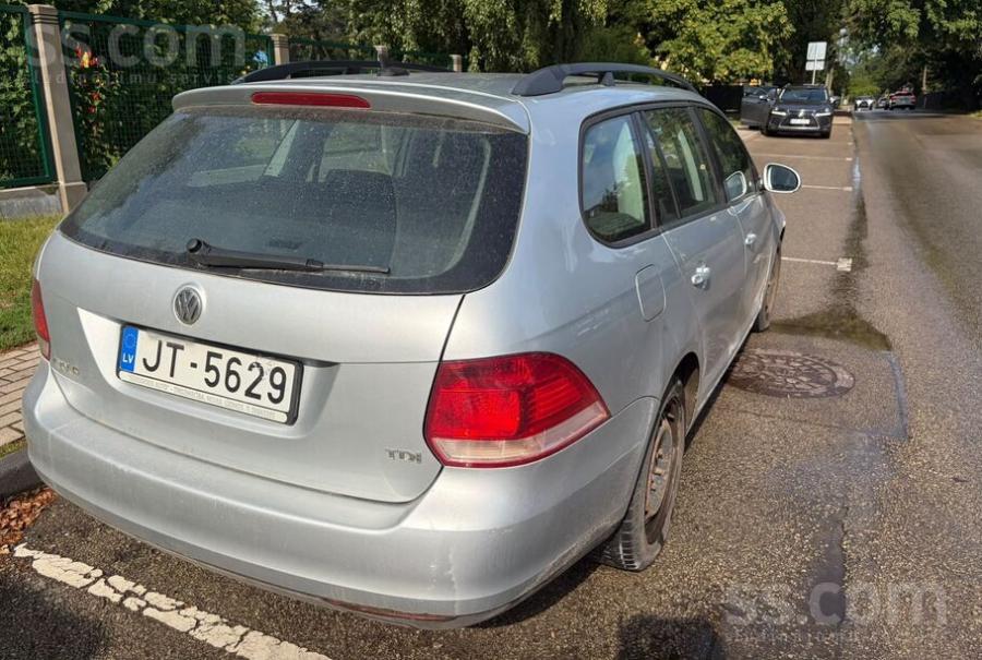 Pelēks Volkswagen Golf 2009 Rīga, ar dzinēja tilpumu 1.90 L un nobraukumu 297 tūkst. km par 1250 €, foto 9 vietnē AUTOMOTO.COM.LV