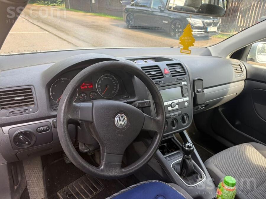Pelēks Volkswagen Golf 2009 Rīga, ar dzinēja tilpumu 1.90 L un nobraukumu 297 tūkst. km par 1250 €, foto 12 vietnē AUTOMOTO.COM.LV
