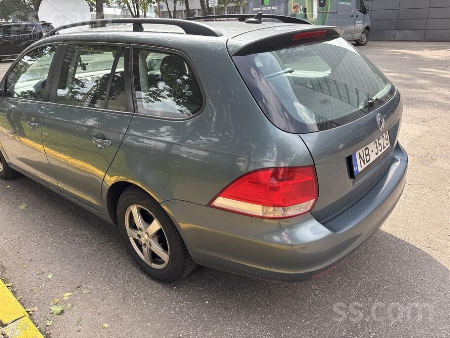 Grey Volkswagen Golf 2009 in Riga, with an engine capacity of 1.90 L and mileage of 279 thousand km for 1700 €, photo 5 on AUTOMOTO.COM.LV