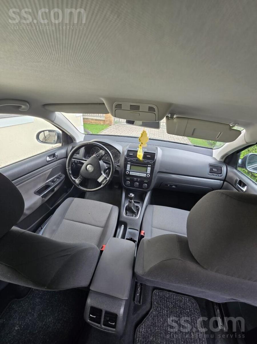 Pelēks Volkswagen Golf 2009 Rēzekne, ar dzinēja tilpumu 1.90 L un nobraukumu 278 tūkst. km par 3250 €, foto 5 vietnē AUTOMOTO.COM.LV