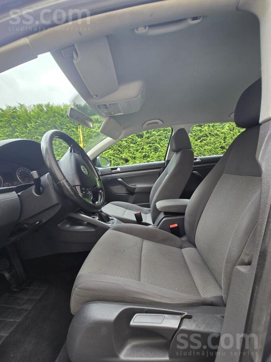 Pelēks Volkswagen Golf 2009 Rēzekne, ar dzinēja tilpumu 1.90 L un nobraukumu 278 tūkst. km par 3250 €, foto 10 vietnē AUTOMOTO.COM.LV