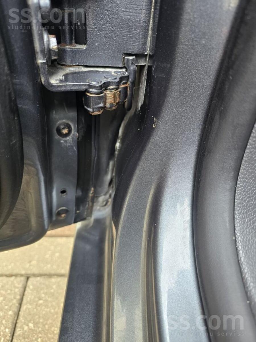 Pelēks Volkswagen Golf 2009 Rēzekne, ar dzinēja tilpumu 1.90 L un nobraukumu 278 tūkst. km par 3250 €, foto 13 vietnē AUTOMOTO.COM.LV