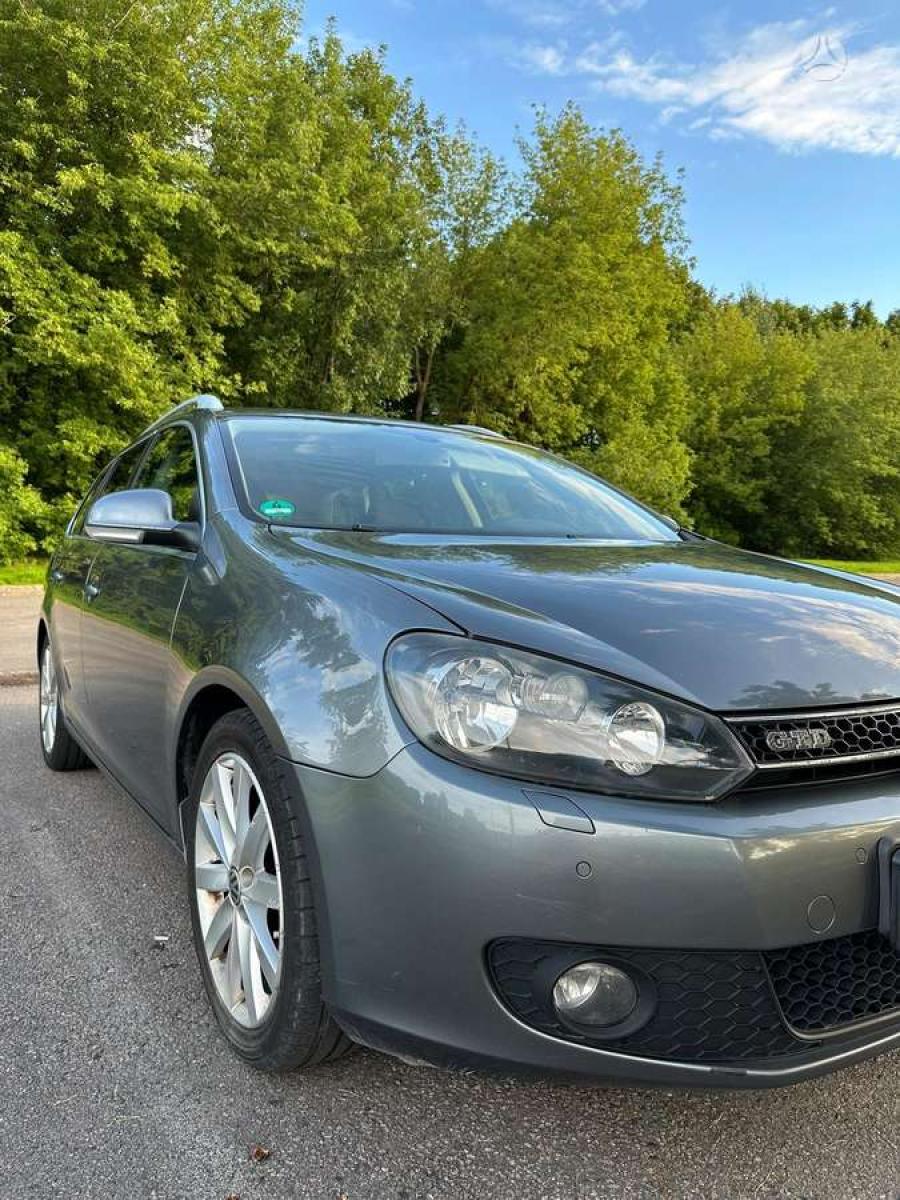Pelēks Volkswagen Golf 2009 Viļņa, ar dzinēja tilpumu 1.60 L un nobraukumu 303 tūkst. km par 2799 €, foto 4 vietnē AUTOMOTO.COM.LV