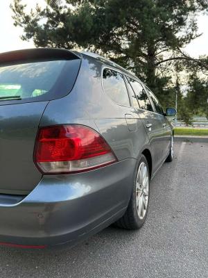 Pelēks Volkswagen Golf 2009 Viļņa, ar dzinēja tilpumu 1.60 L un nobraukumu 303 tūkst. km par 2799 €, foto 5 vietnē AUTOMOTO.COM.LV