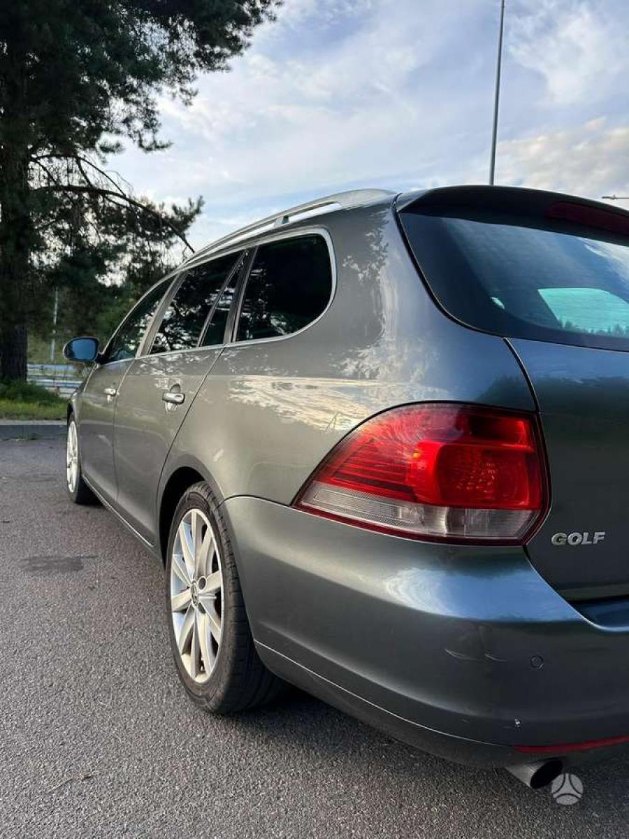 Pelēks Volkswagen Golf 2009 Viļņa, ar dzinēja tilpumu 1.60 L un nobraukumu 303 tūkst. km par 2799 €, foto 6 vietnē AUTOMOTO.COM.LV