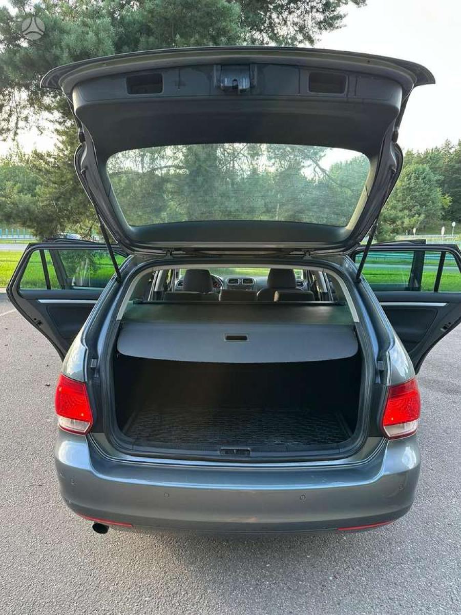 Pelēks Volkswagen Golf 2009 Viļņa, ar dzinēja tilpumu 1.60 L un nobraukumu 303 tūkst. km par 2799 €, foto 10 vietnē AUTOMOTO.COM.LV