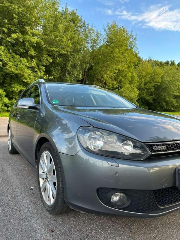 Grey Volkswagen Golf 2009 in Vilnius, with an engine capacity of 1.60 L and mileage of 303 thousand km for 2799 €, photo 4 on AUTOMOTO.COM.LV