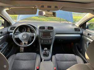 Grey Volkswagen Golf 2009 in Vilnius, with an engine capacity of 1.60 L and mileage of 303 thousand km for 2799 €, photo 13 on AUTOMOTO.COM.LV