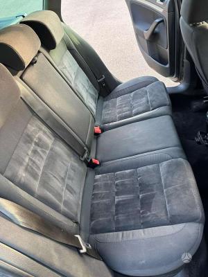 Grey Volkswagen Golf 2009 in Vilnius, with an engine capacity of 1.60 L and mileage of 303 thousand km for 2799 €, photo 15 on AUTOMOTO.COM.LV