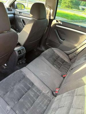 Grey Volkswagen Golf 2009 in Vilnius, with an engine capacity of 1.60 L and mileage of 303 thousand km for 2799 €, photo 17 on AUTOMOTO.COM.LV