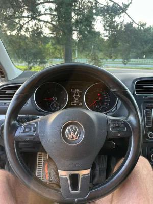 Grey Volkswagen Golf 2009 in Vilnius, with an engine capacity of 1.60 L and mileage of 303 thousand km for 2799 €, photo 19 on AUTOMOTO.COM.LV