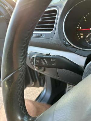 Grey Volkswagen Golf 2009 in Vilnius, with an engine capacity of 1.60 L and mileage of 303 thousand km for 2799 €, photo 24 on AUTOMOTO.COM.LV