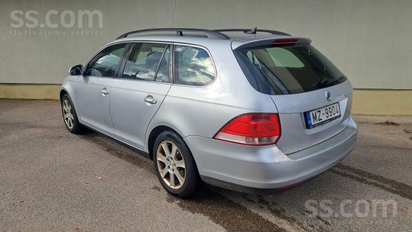 Grey Volkswagen Golf 2009 in Ogre, with an engine capacity of 1.90 L and mileage of 381 thousand km for 1690 €, photo 3 on AUTOMOTO.COM.LV