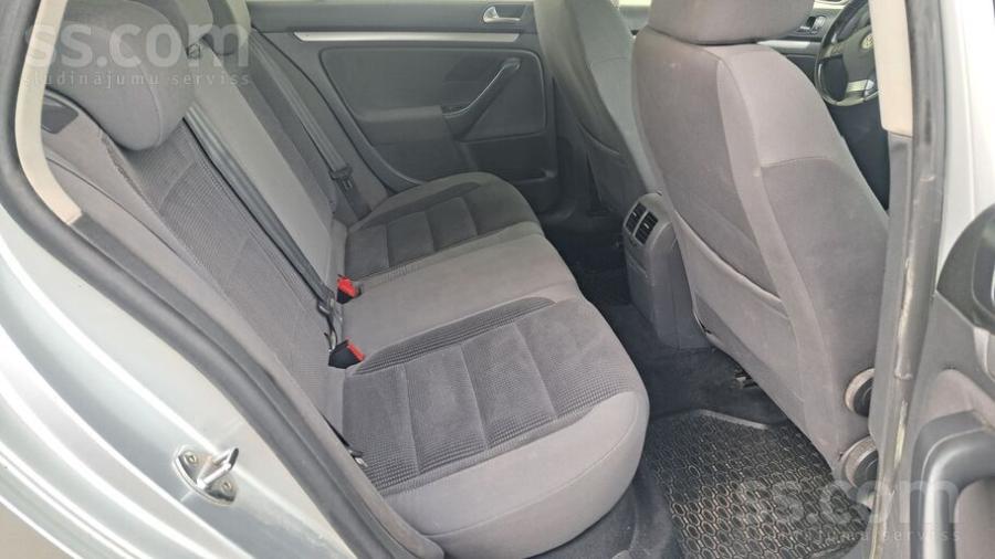 Pelēks Volkswagen Golf 2009 Ogre, ar dzinēja tilpumu 1.90 L un nobraukumu 381 tūkst. km par 1690 €, foto 14 vietnē AUTOMOTO.COM.LV