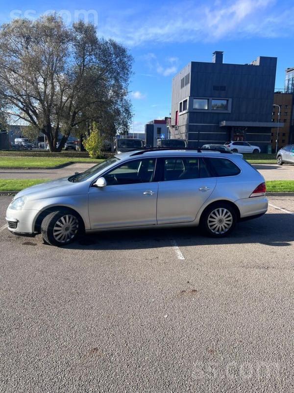 Pelēks Volkswagen Golf 2009 Rīga, ar dzinēja tilpumu 1.90 L un nobraukumu 300 tūkst. km par 2200 €, foto 3 vietnē AUTOMOTO.COM.LV