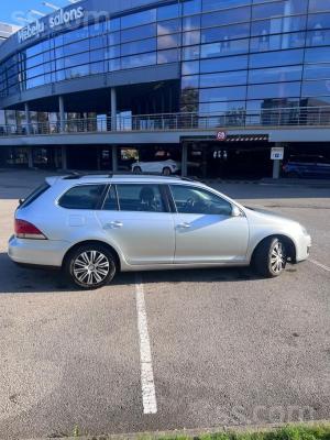 Pelēks Volkswagen Golf 2009 Rīga, ar dzinēja tilpumu 1.90 L un nobraukumu 300 tūkst. km par 2200 €, foto 6 vietnē AUTOMOTO.COM.LV