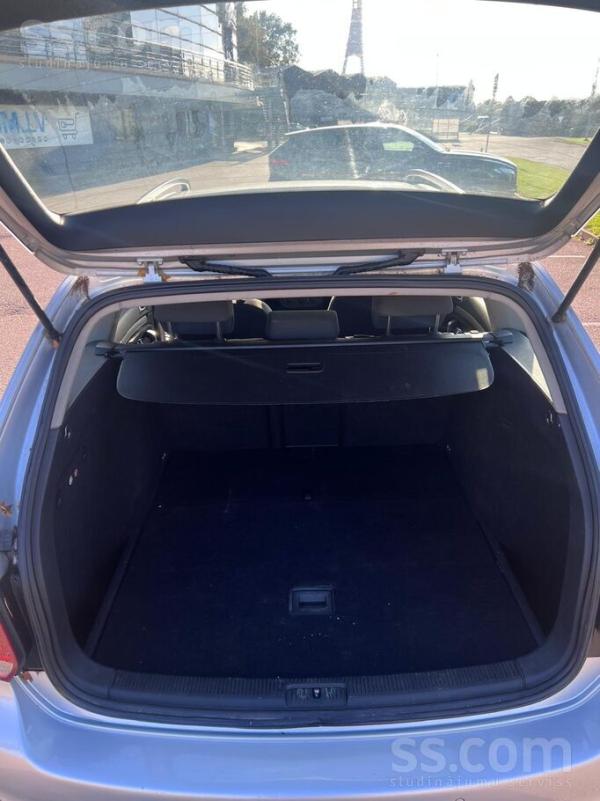 Pelēks Volkswagen Golf 2009 Rīga, ar dzinēja tilpumu 1.90 L un nobraukumu 300 tūkst. km par 2200 €, foto 7 vietnē AUTOMOTO.COM.LV