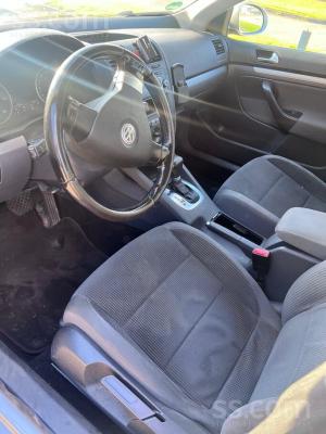 Pelēks Volkswagen Golf 2009 Rīga, ar dzinēja tilpumu 1.90 L un nobraukumu 300 tūkst. km par 2200 €, foto 11 vietnē AUTOMOTO.COM.LV