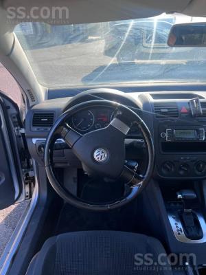 Pelēks Volkswagen Golf 2009 Rīga, ar dzinēja tilpumu 1.90 L un nobraukumu 300 tūkst. km par 2200 €, foto 16 vietnē AUTOMOTO.COM.LV