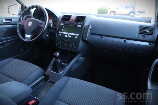 Pelēks Volkswagen Golf 2009 Rīga, ar dzinēja tilpumu 1.90 L un nobraukumu 330 tūkst. km par 1695 €, foto 10 vietnē AUTOMOTO.COM.LV