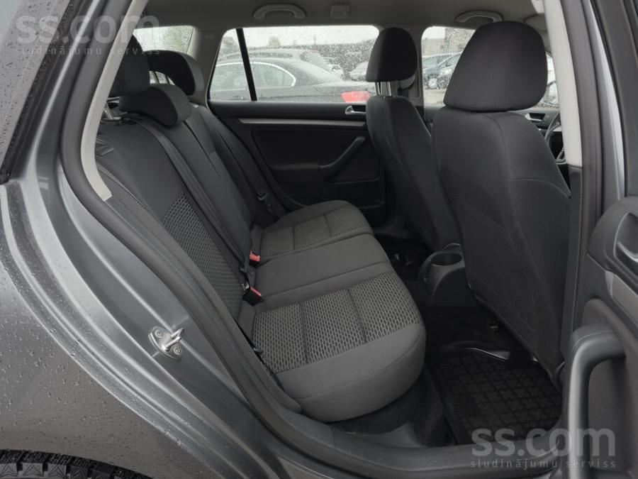 Pelēks Volkswagen Golf 2010 Liepāja, ar dzinēja tilpumu 1.60 L un nobraukumu 0 tūkst. km par 3599 €, foto 14 vietnē AUTOMOTO.COM.LV