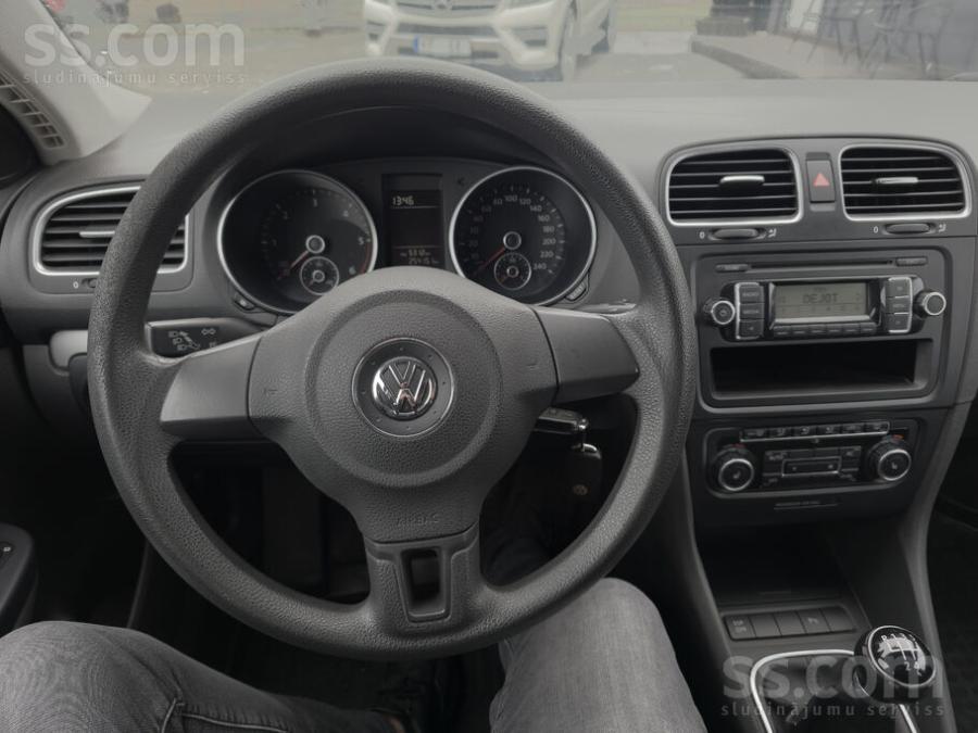 Pelēks Volkswagen Golf 2010 Liepāja, ar dzinēja tilpumu 1.60 L un nobraukumu 0 tūkst. km par 3599 €, foto 19 vietnē AUTOMOTO.COM.LV