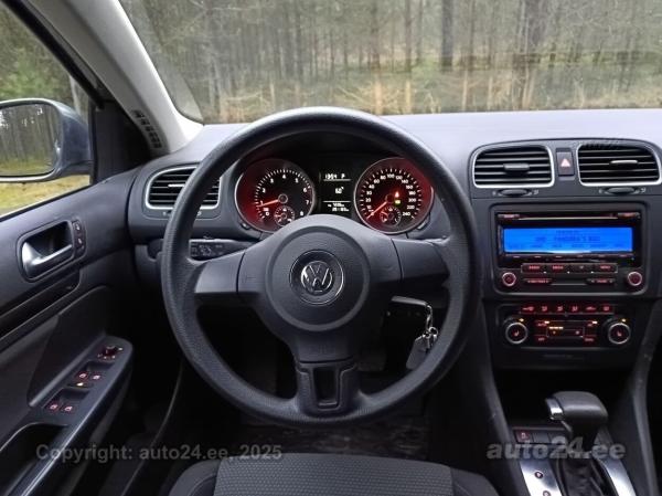 Pelēks Volkswagen Golf 2010 Tallina, ar dzinēja tilpumu 1.40 L un nobraukumu 280 tūkst. km par 3900 €, foto 11 vietnē AUTOMOTO.COM.LV