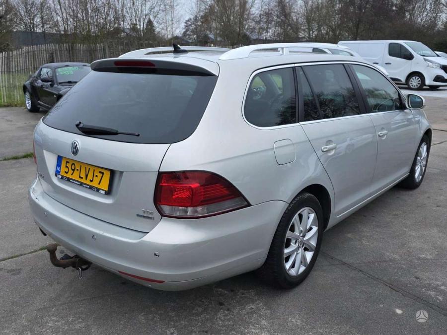 Grey Volkswagen Golf 2010 in Vilnius, with an engine capacity of 1.60 L and mileage of 306 thousand km for 3500 €, photo 6 on AUTOMOTO.COM.LV