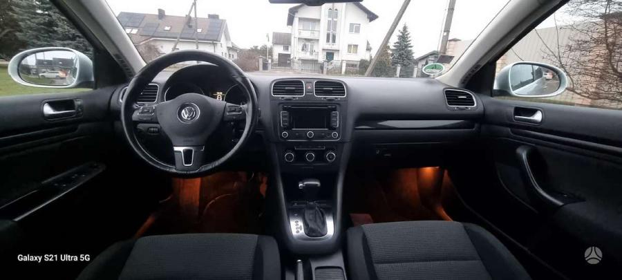 Grey Volkswagen Golf 2010 in Kedainiai, with an engine capacity of 1.97 L and mileage of 268 thousand km for 4499 €, photo 13 on AUTOMOTO.COM.LV