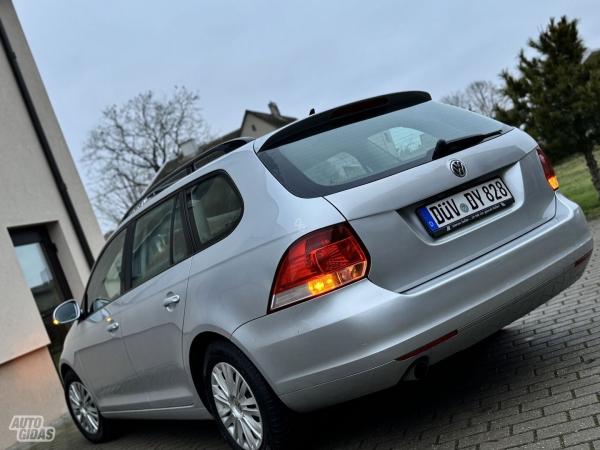 Grey Volkswagen Golf 2010 in Kaunas, with an engine capacity of 1.60 L and mileage of 227 thousand km for 4250 €, photo 1 on AUTOMOTO.COM.LV