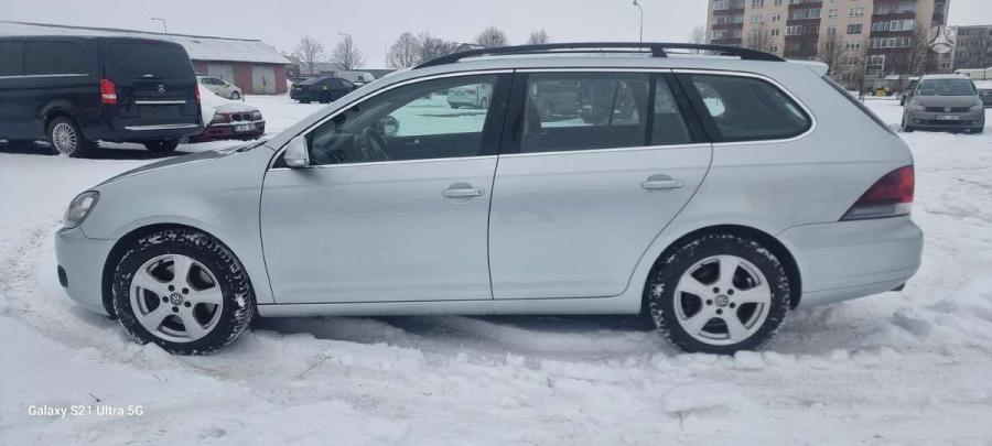 Grey Volkswagen Golf 2010 in Kedainiai, with an engine capacity of 1.97 L and mileage of 27 thousand km for 4399 €, photo 8 on AUTOMOTO.COM.LV