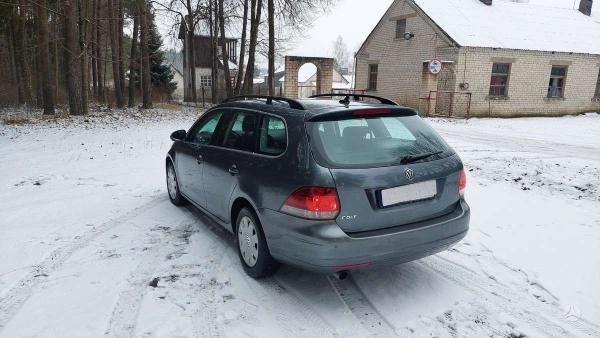Pelēks Volkswagen Golf 2010 Utena, ar dzinēja tilpumu 1.60 L un nobraukumu 274 tūkst. km par 3100 €, foto 3 vietnē AUTOMOTO.COM.LV