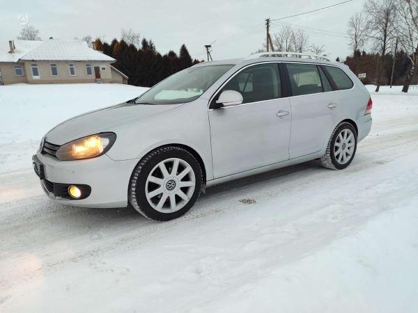Pelēks Volkswagen Golf 2010 Kelmė, ar dzinēja tilpumu 1.60 L un nobraukumu 225 tūkst. km par 3950 €, foto 1 vietnē AUTOMOTO.COM.LV