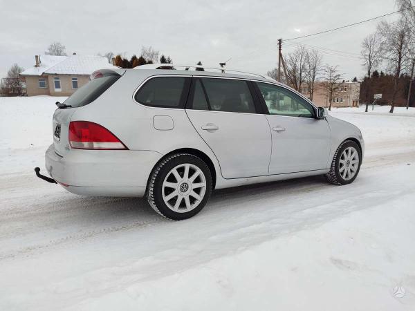 Pelēks Volkswagen Golf 2010 Kelmė, ar dzinēja tilpumu 1.60 L un nobraukumu 225 tūkst. km par 3950 €, foto 5 vietnē AUTOMOTO.COM.LV