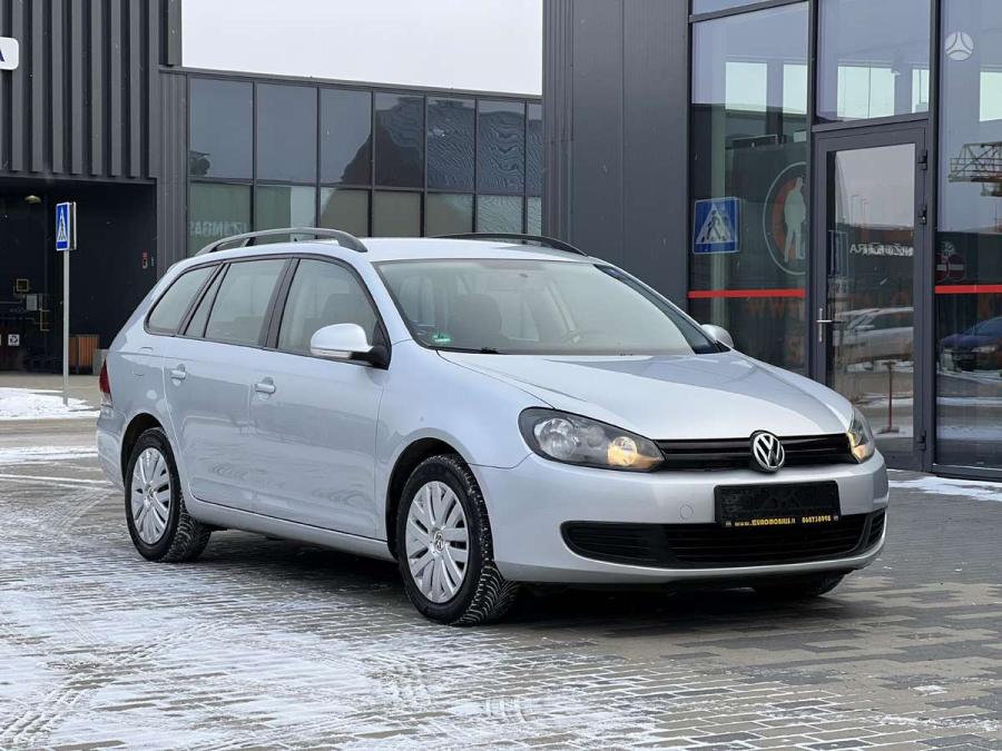 Pelēks Volkswagen Golf 2010 Šauļi, ar dzinēja tilpumu 1.60 L un nobraukumu 263 tūkst. km par 4100 €, foto 1 vietnē AUTOMOTO.COM.LV