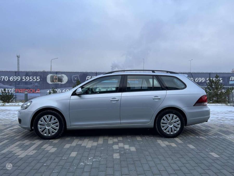 Pelēks Volkswagen Golf 2010 Šauļi, ar dzinēja tilpumu 1.60 L un nobraukumu 263 tūkst. km par 4100 €, foto 5 vietnē AUTOMOTO.COM.LV