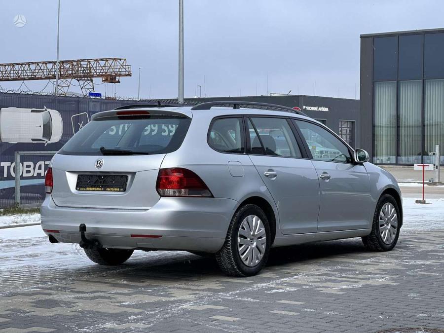 Pelēks Volkswagen Golf 2010 Šauļi, ar dzinēja tilpumu 1.60 L un nobraukumu 263 tūkst. km par 4100 €, foto 8 vietnē AUTOMOTO.COM.LV