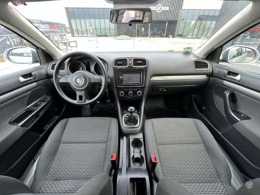 Pelēks Volkswagen Golf 2010 Šauļi, ar dzinēja tilpumu 1.60 L un nobraukumu 263 tūkst. km par 4100 €, foto 15 vietnē AUTOMOTO.COM.LV