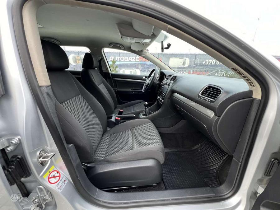 Pelēks Volkswagen Golf 2010 Šauļi, ar dzinēja tilpumu 1.60 L un nobraukumu 263 tūkst. km par 4100 €, foto 20 vietnē AUTOMOTO.COM.LV