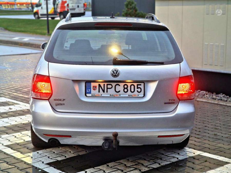 Pelēks Volkswagen Golf 2010 Panevēža, ar dzinēja tilpumu 1.60 L un nobraukumu 300 tūkst. km par 2150 €, foto 5 vietnē AUTOMOTO.COM.LV