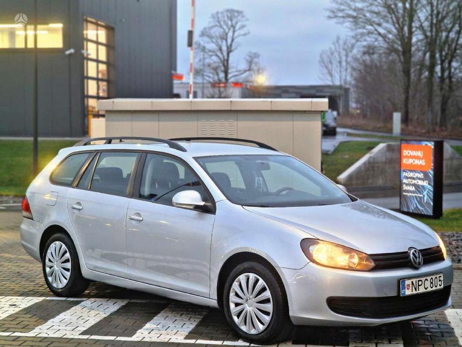 Pelēks Volkswagen Golf 2010 Panevēža, ar dzinēja tilpumu 1.60 L un nobraukumu 300 tūkst. km par 2150 €, foto 8 vietnē AUTOMOTO.COM.LV