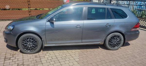 Grey Volkswagen Golf 2010 in Siauliai, with an engine capacity of 1.39 L and mileage of 334 thousand km for 2500 €, photo 3 on AUTOMOTO.COM.LV