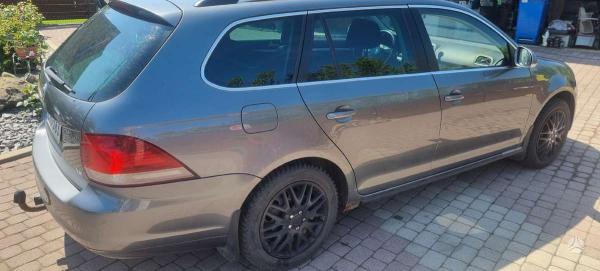 Grey Volkswagen Golf 2010 in Siauliai, with an engine capacity of 1.39 L and mileage of 334 thousand km for 2500 €, photo 6 on AUTOMOTO.COM.LV
