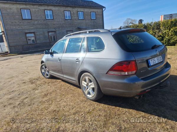 Pelēks Volkswagen Golf 2010 Veru, ar dzinēja tilpumu 2.00 L un nobraukumu 361 tūkst. km par 4200 €, foto 3 vietnē AUTOMOTO.COM.LV