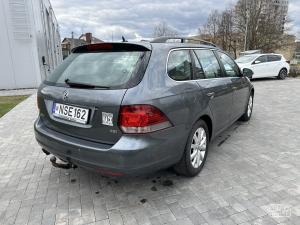 Pelēks Volkswagen Golf 2010 Kauņa, ar dzinēja tilpumu 1.40 L un nobraukumu 265 tūkst. km par 2400 €, foto 4 vietnē AUTOMOTO.COM.LV