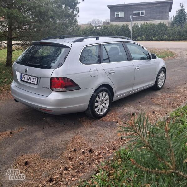 Pelēks Volkswagen Golf 2010 Marijampole, ar dzinēja tilpumu 2.00 L un nobraukumu 264 tūkst. km par 3400 €, foto 4 vietnē AUTOMOTO.COM.LV