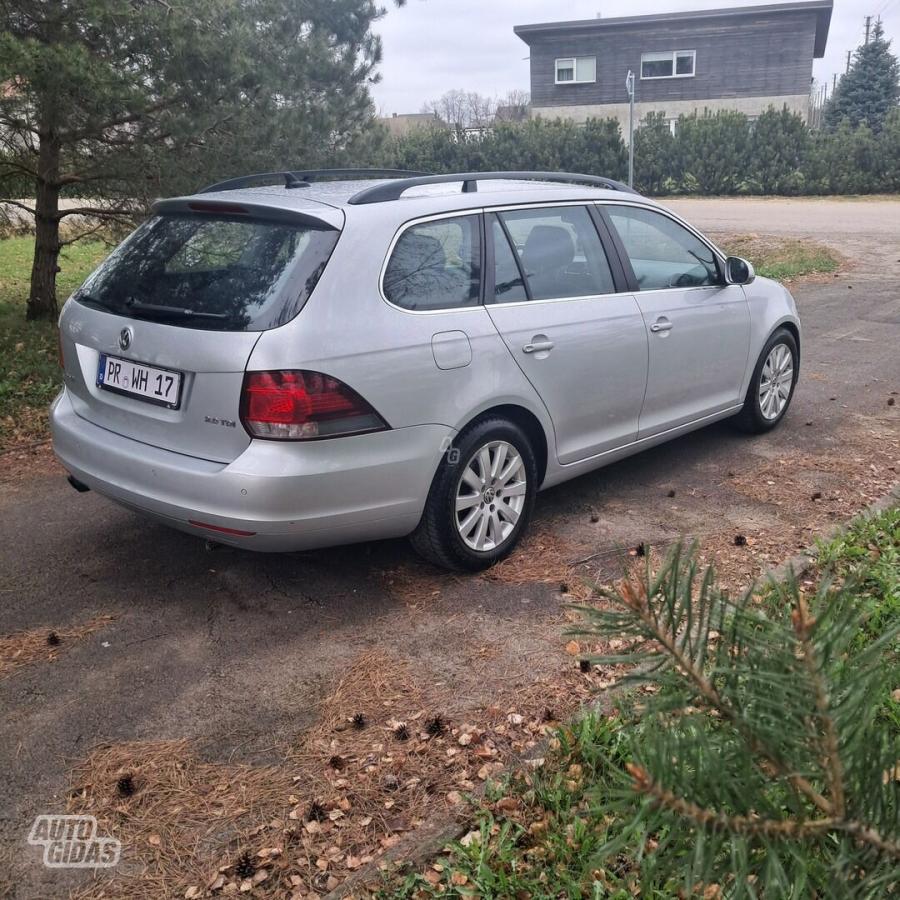 Pelēks Volkswagen Golf 2010 Marijampole, ar dzinēja tilpumu 2.00 L un nobraukumu 264 tūkst. km par 3400 €, foto 5 vietnē AUTOMOTO.COM.LV