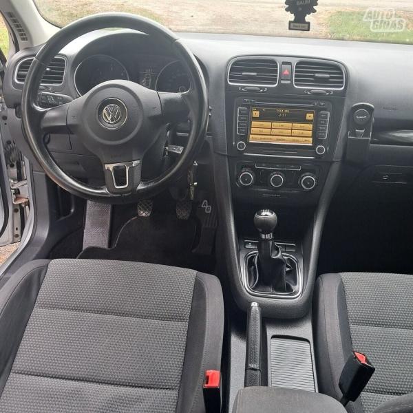 Pelēks Volkswagen Golf 2010 Marijampole, ar dzinēja tilpumu 2.00 L un nobraukumu 264 tūkst. km par 3400 €, foto 7 vietnē AUTOMOTO.COM.LV